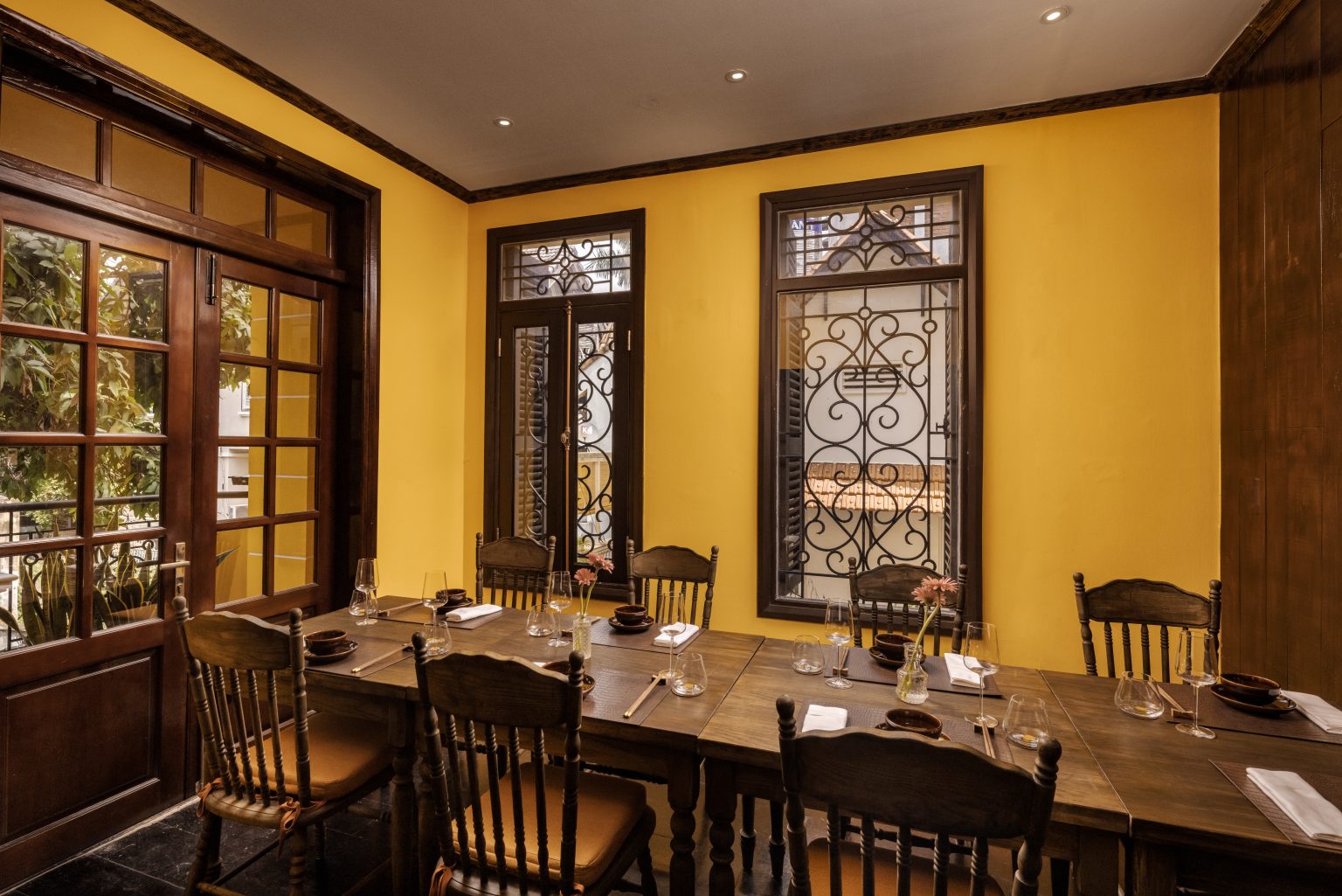 HOME SAIGON RESTAURANT