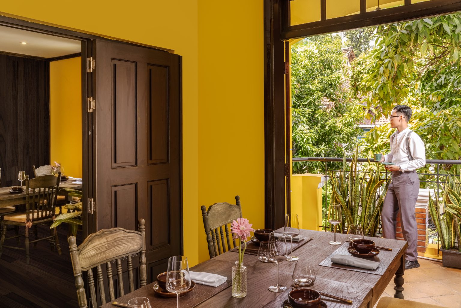 HOME SAIGON RESTAURANT